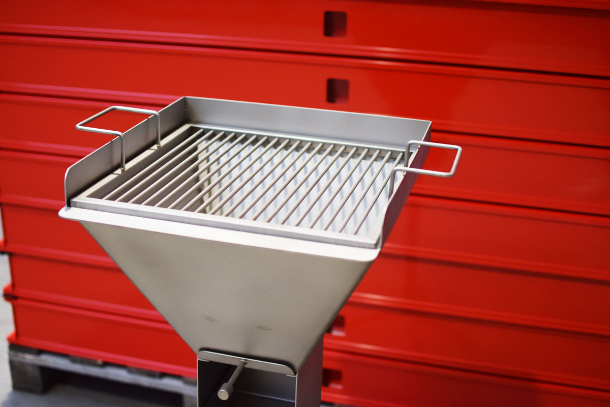 Edelstahlgrill und Feuerschale in Maßanfertigung - Metallbau Guke