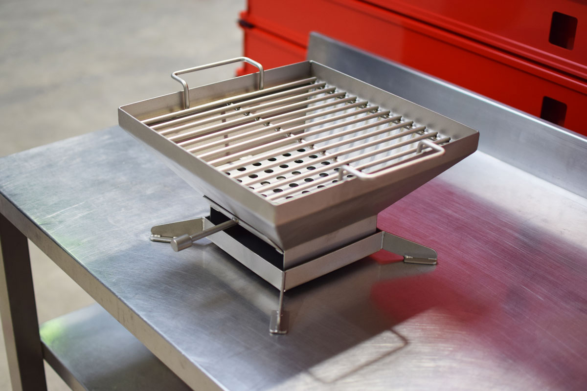 Edelstahlgrill und Feuerschale in Maßanfertigung - Metallbau Guke
